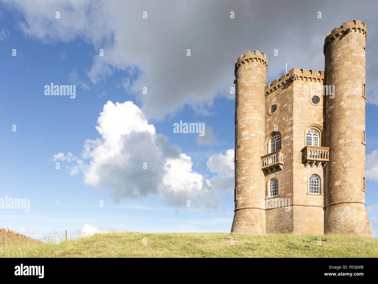 Broadway Tower folly and viewpoint, Broadway Country Park ...