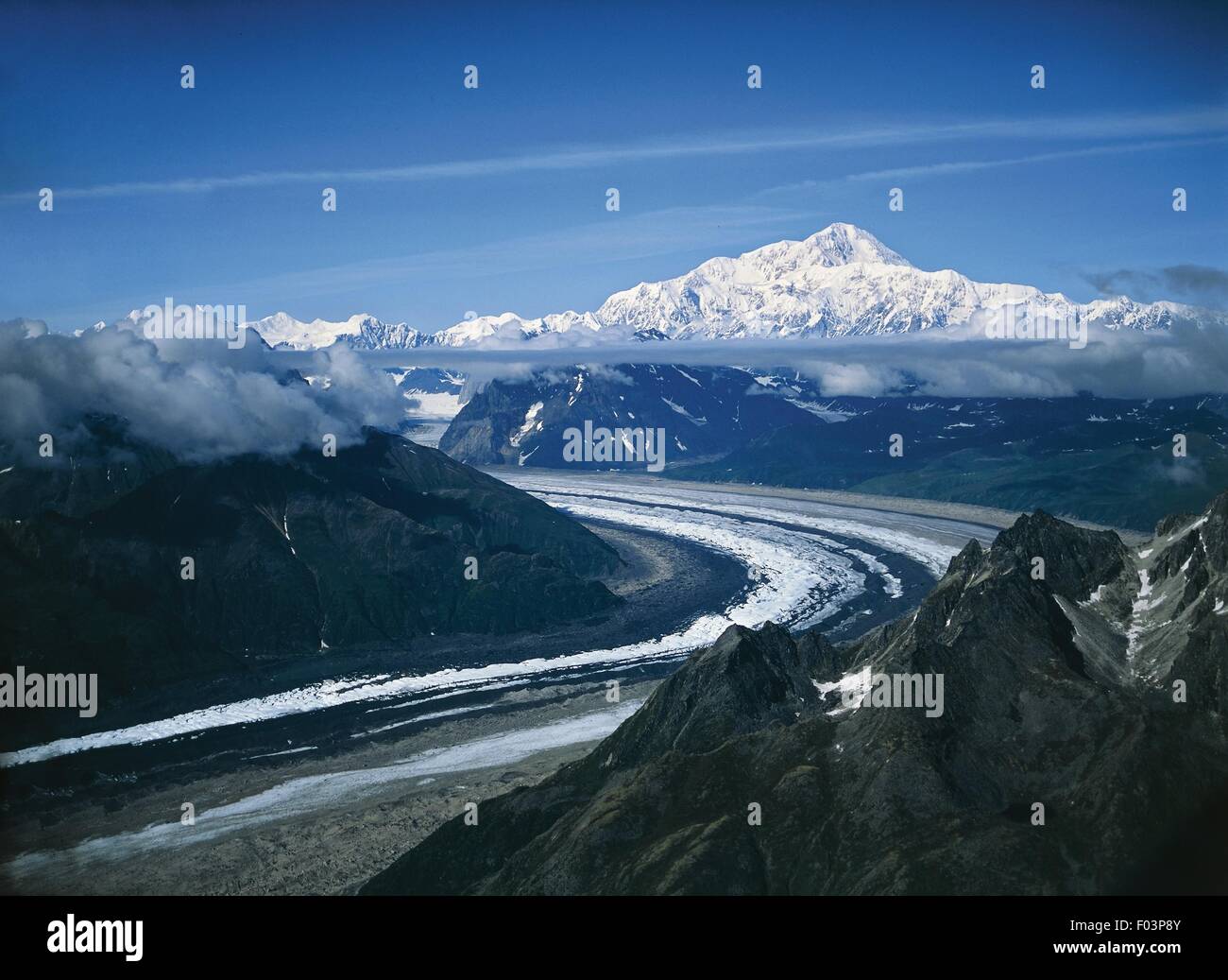 USA, Alaska, Denali National Park, Mount McKinley (6.194 m) and glacier ...