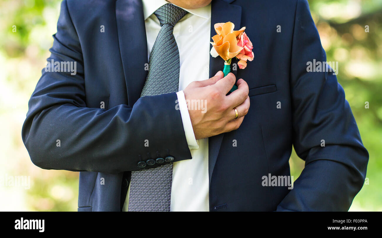 Handsome groom at wedding waiting for bride Stock Photo - Alamy