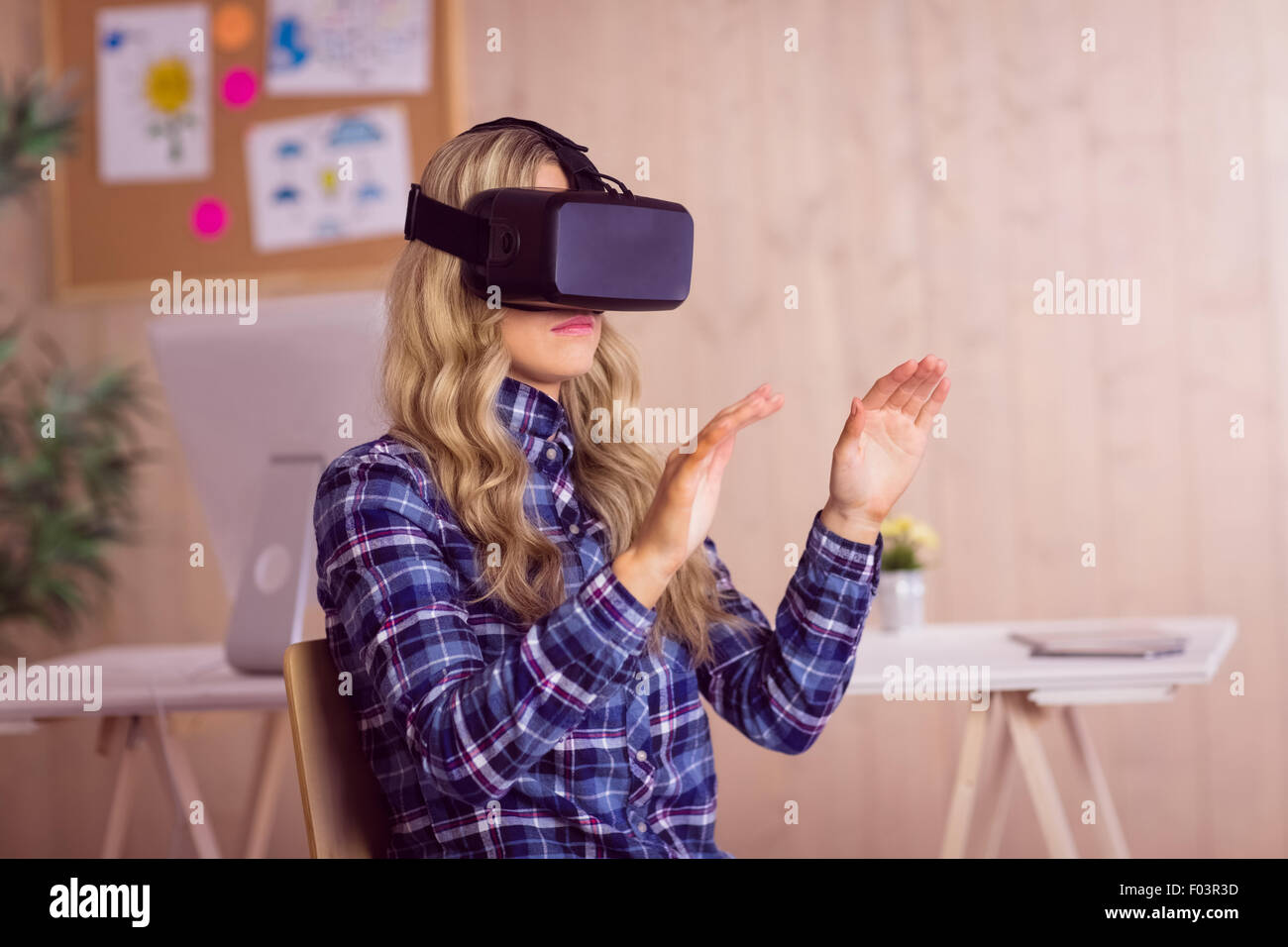 Oculus Rift Woman High Resolution Stock Photography and Images - Alamy