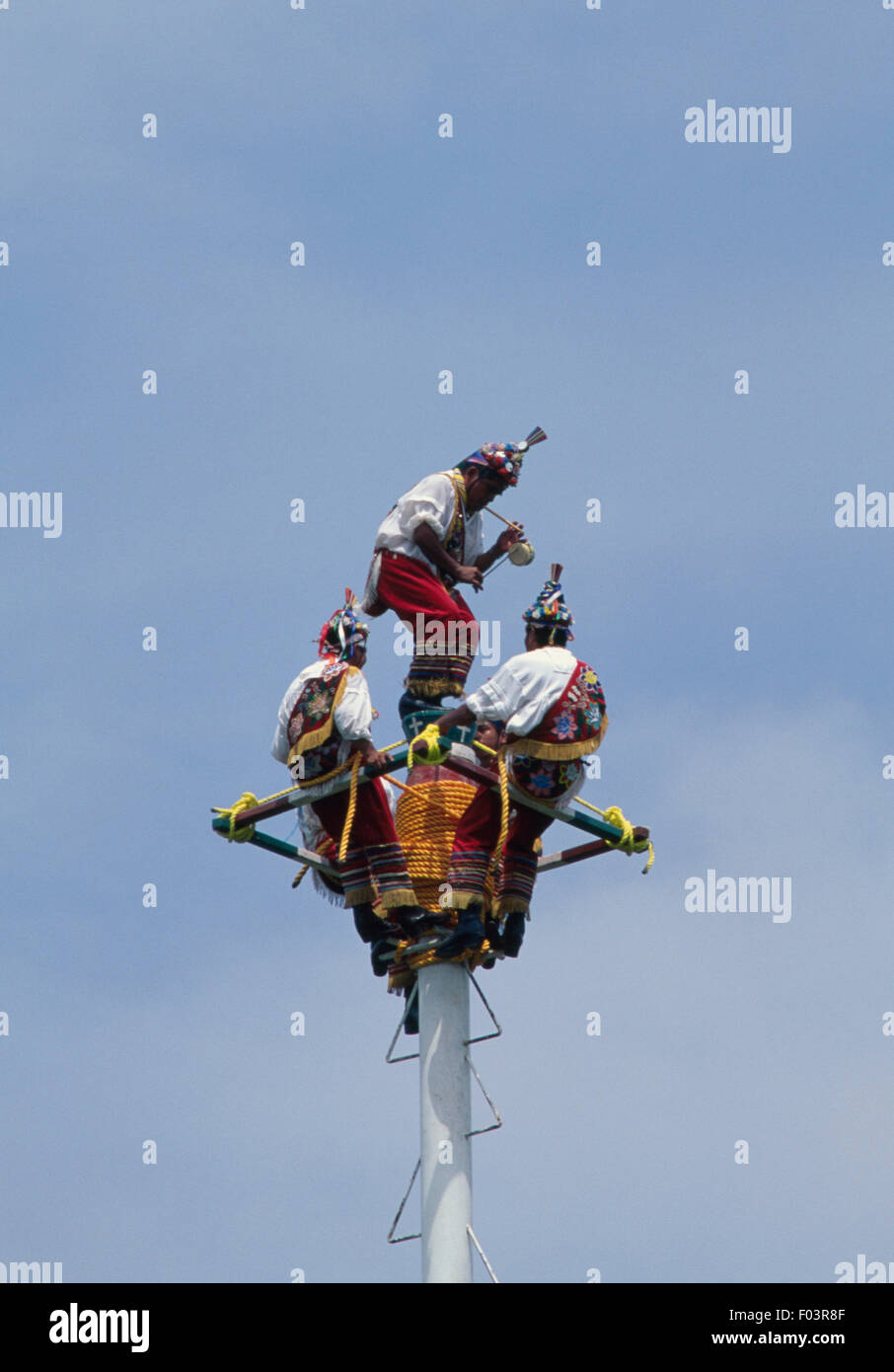 Voladores (flying men) on the platform atop the pole, Cempoala ...