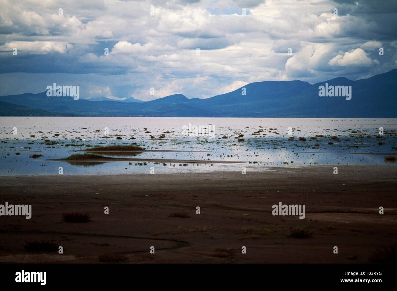 View of Yuriria lagoon, artificial lake created in 1548, Guanajuato ...