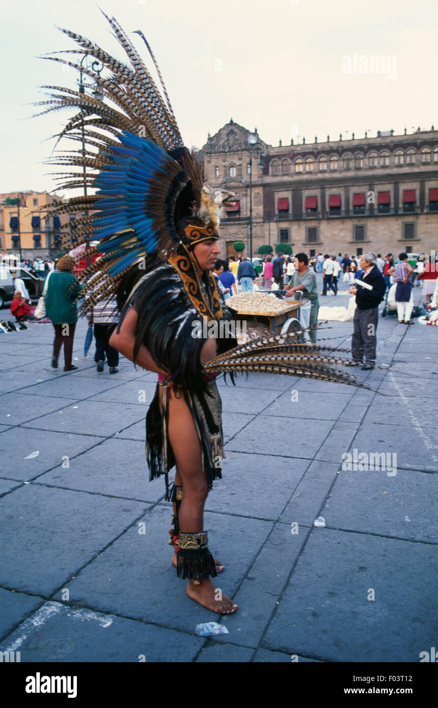 Man in traditional aztec costume hi-res stock photography and images ...