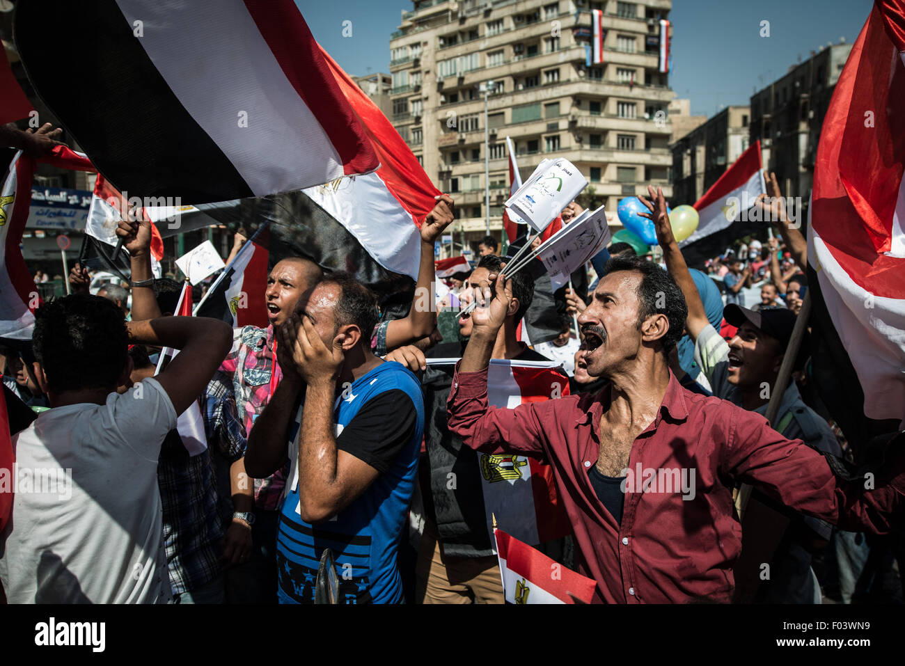 Cairo, Egypt. 6th Aug, 2015. Egyptian men chant slogans as celebrating ...
