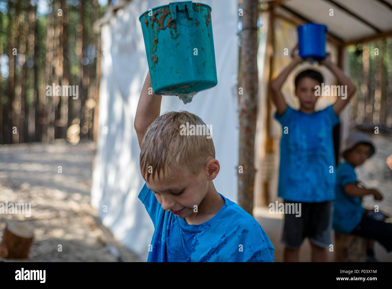Ice bucket challenge children hi-res stock photography and images - Alamy