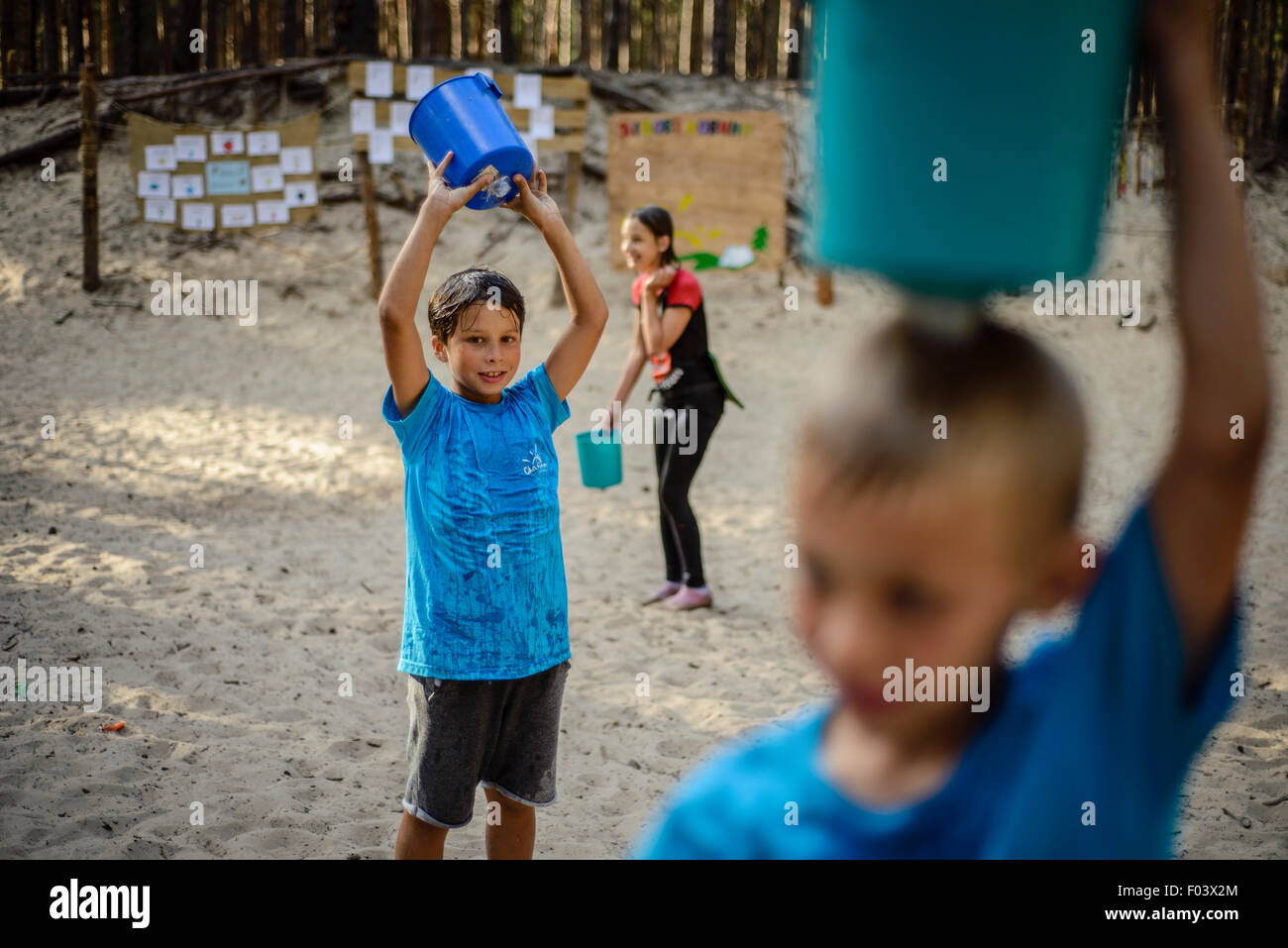 Ice bucket challenge teenagers hi-res stock photography and images - Alamy