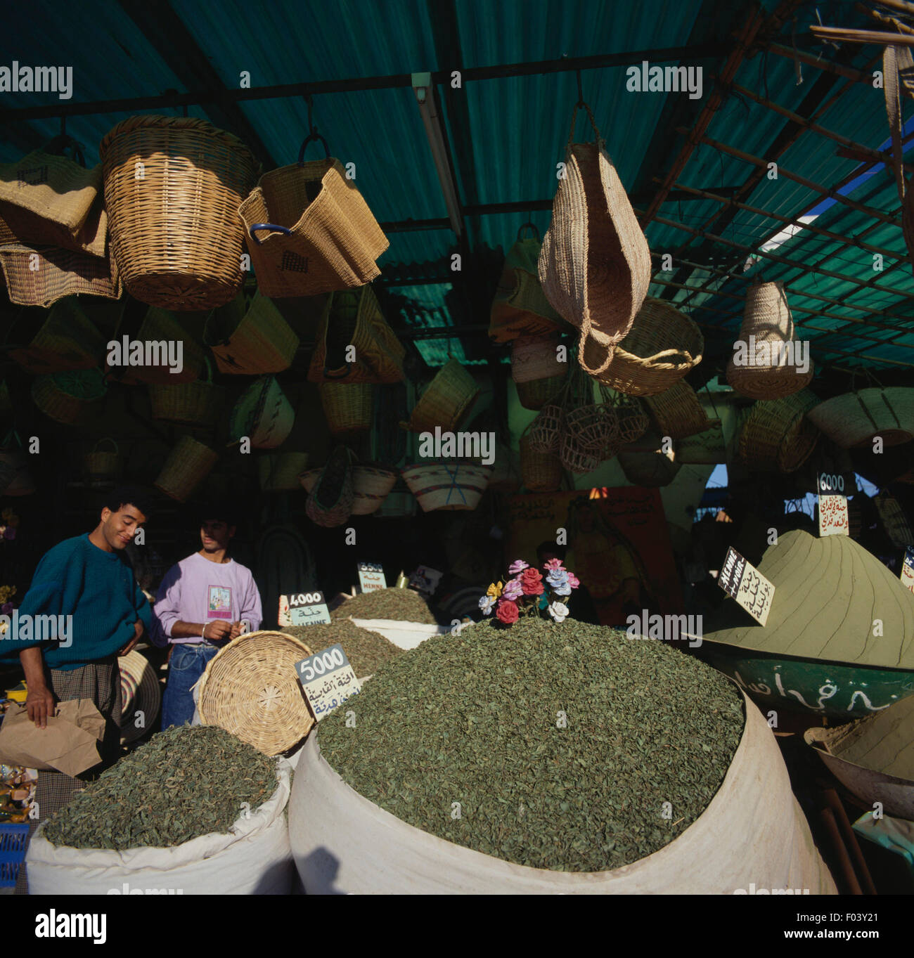 Henna tunisia hi-res stock photography and images - Alamy