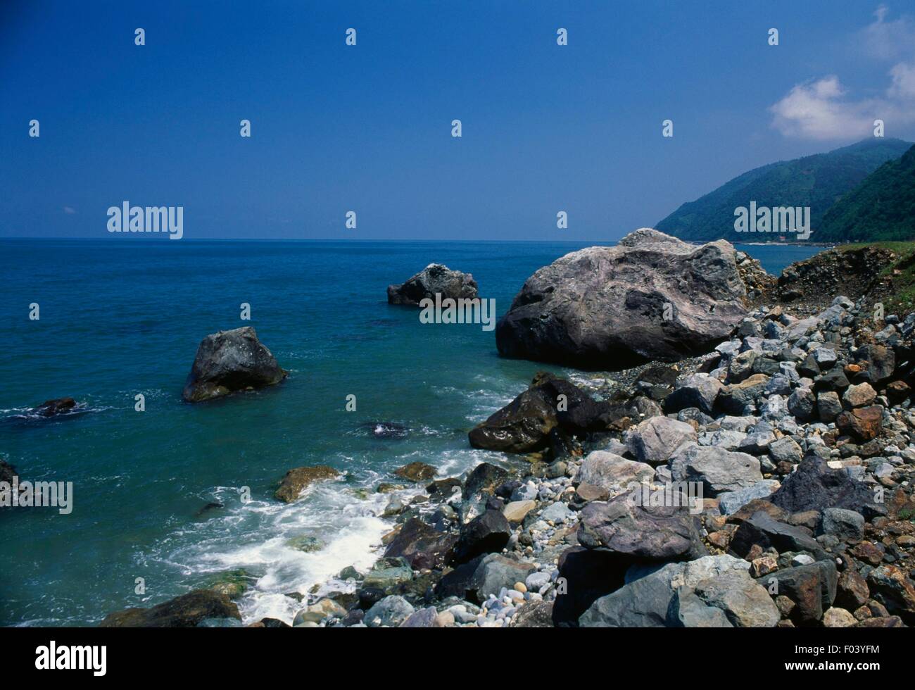 The Black Sea coast between Trabzon and Hopa, Turkey Stock Photo - Alamy