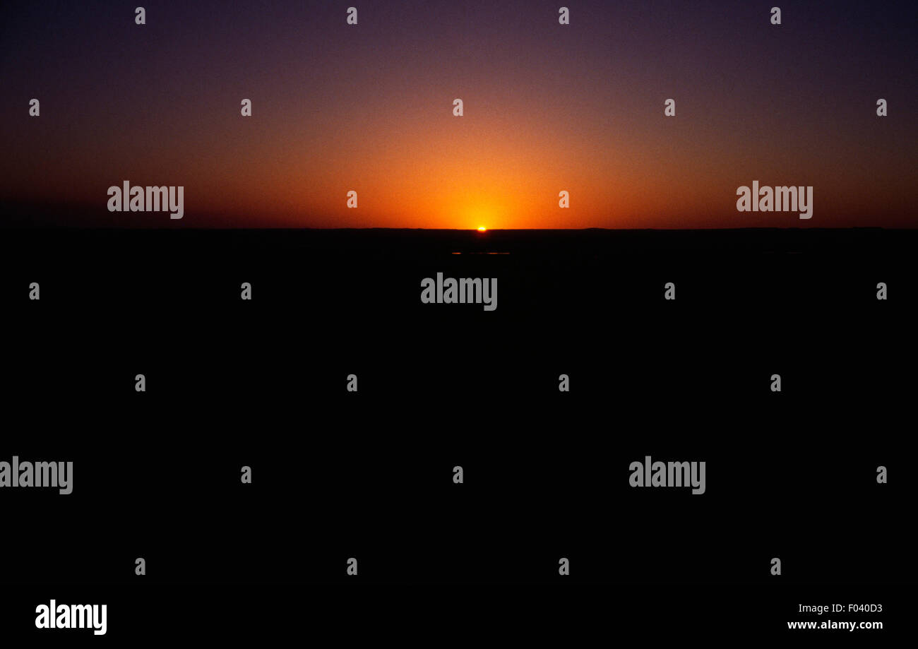 Sunset near Timimoun, Sahara Desert, Algeria Stock Photo - Alamy