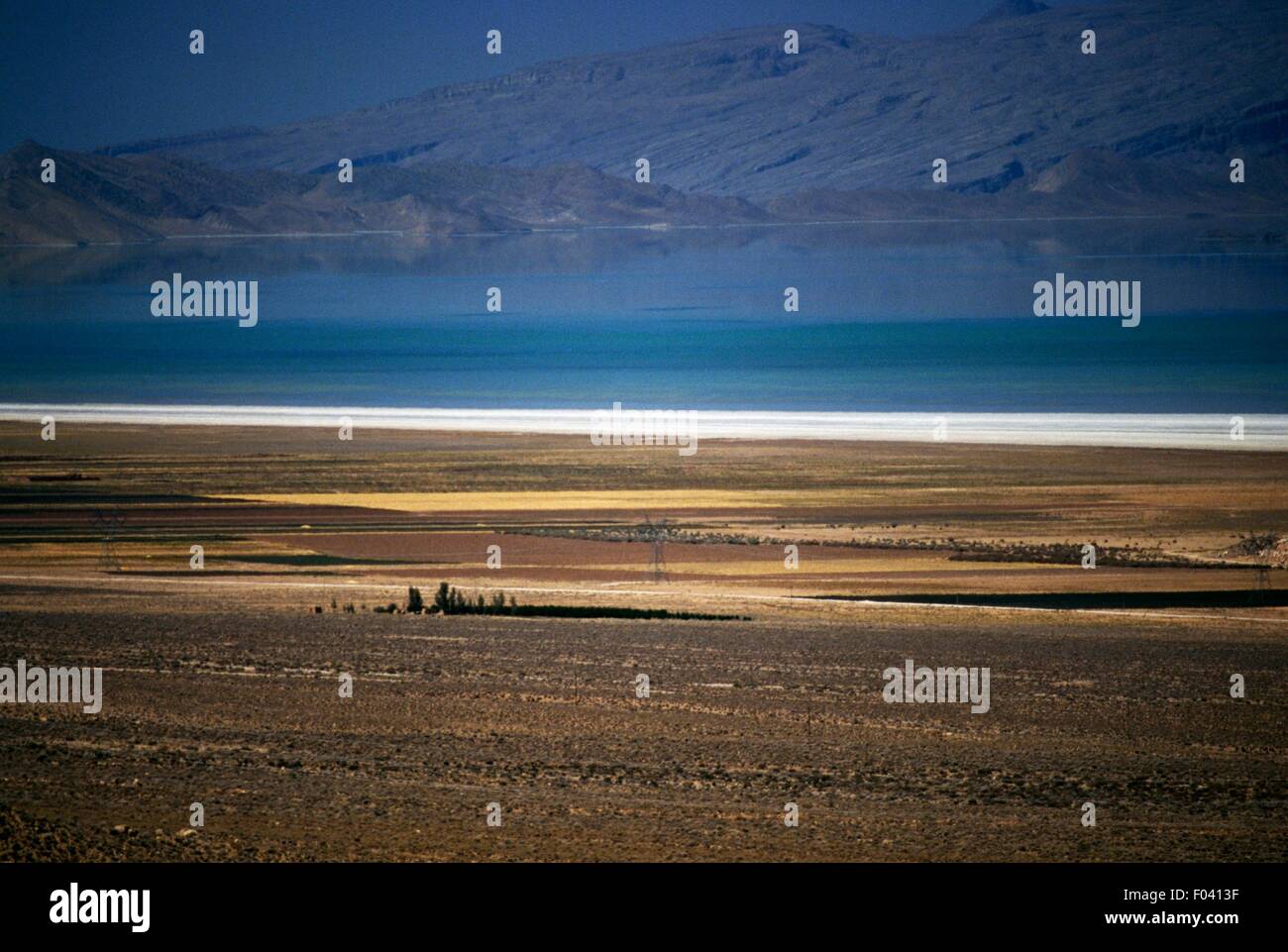 View of Namak Lake (Daryacheh-ye Namak), salt lake located ...