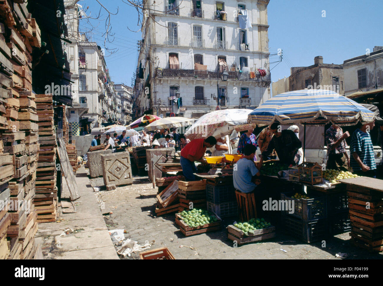 Market in algiers algeria hi-res stock photography and images - Alamy