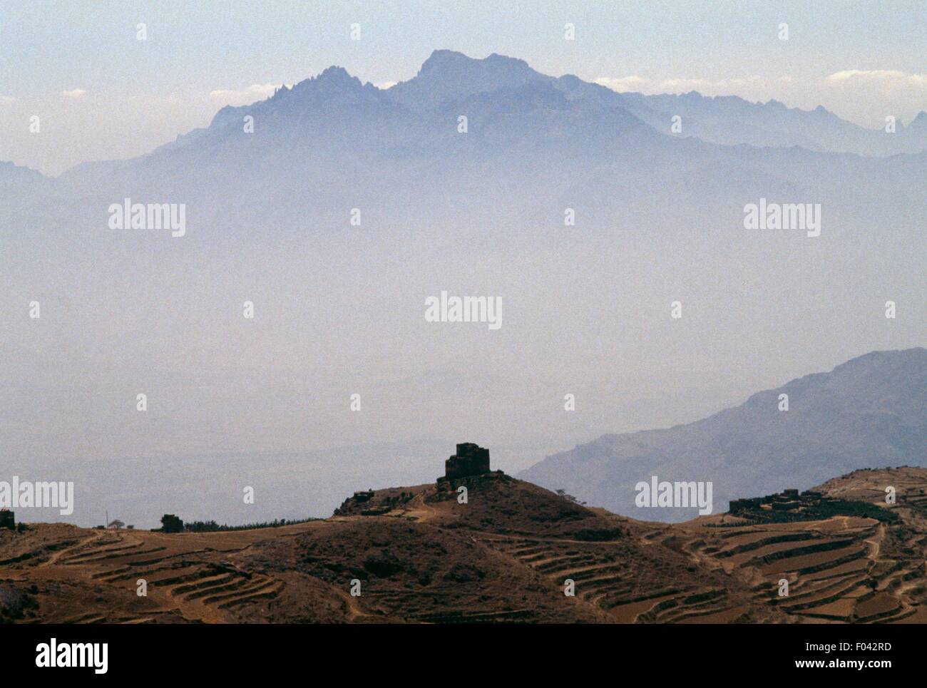View of Haraz Mountains from Manakha, Yemen Stock Photo - Alamy