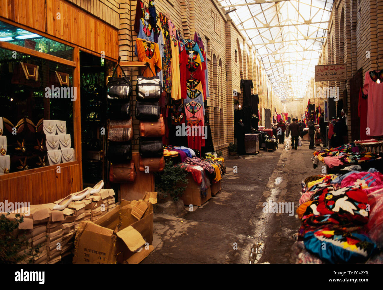 Shops in a souk in Baghdad, Iraq Stock Photo: 86141967 - Alamy