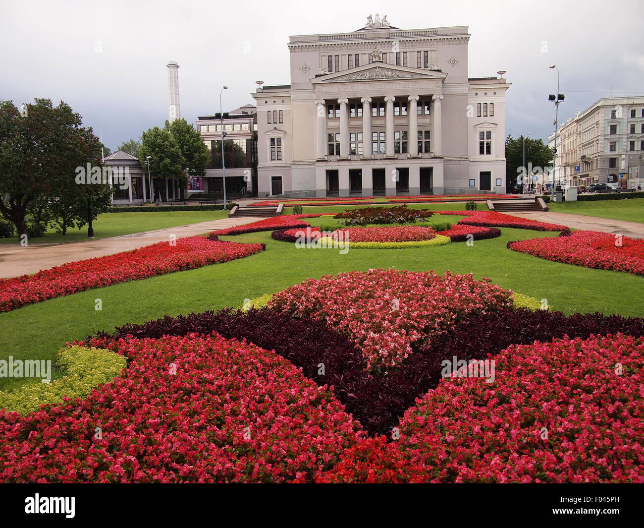 Latvian National Opera house (Riga Stock Photo - Alamy