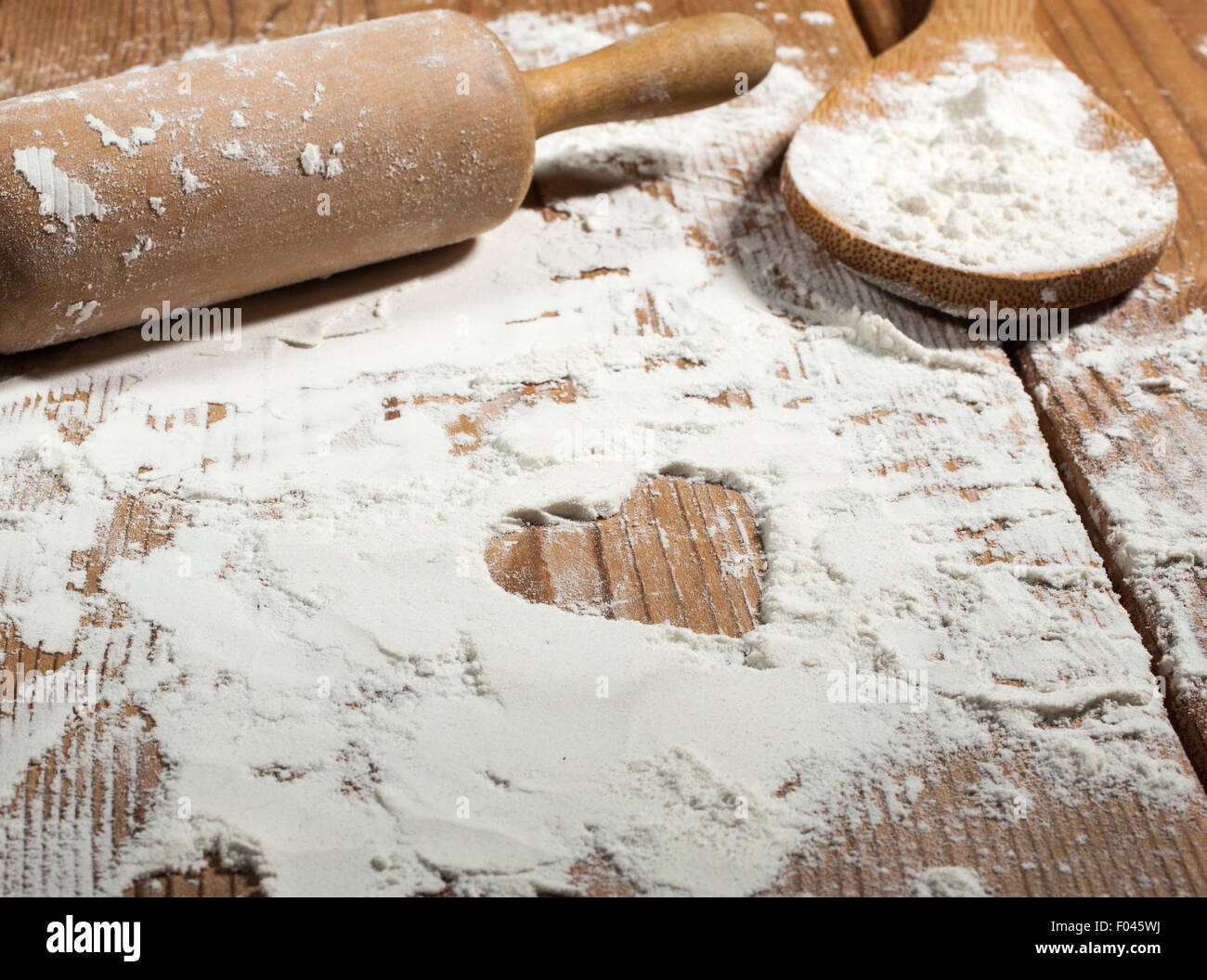Fresh wheat flour heart hi-res stock photography and images - Alamy