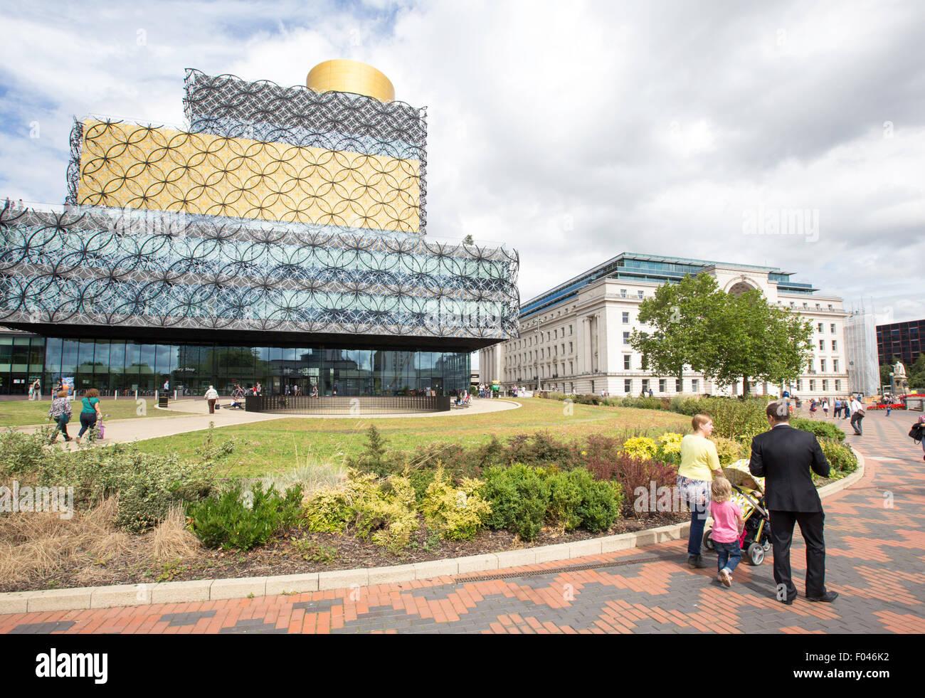 Birmingham square hi-res stock photography and images - Alamy