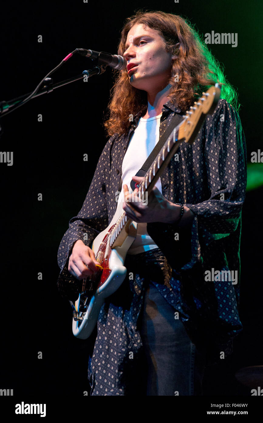Milwaukee, Wisconsin, USA. 5th Aug, 2015. Musician GARRETT BORNS of BÃ ...