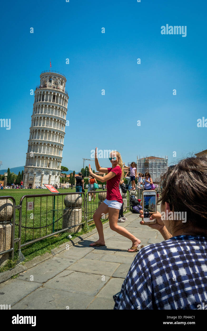 The leaning tower of pisa tourist hi-res stock photography and images ...