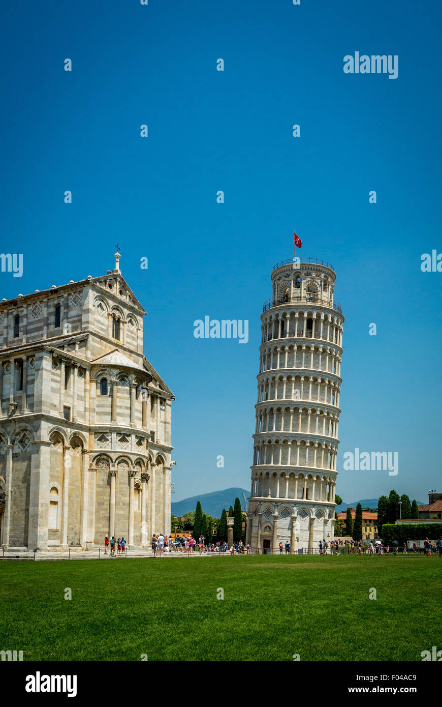 Pisa Cathedral and the famous Leaning Tower of Pisa. Tuscany, Italy ...