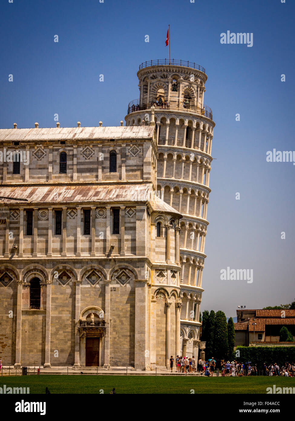 Pisa Cathedral and the famous Leaning Tower of Pisa. Tuscany, Italy ...