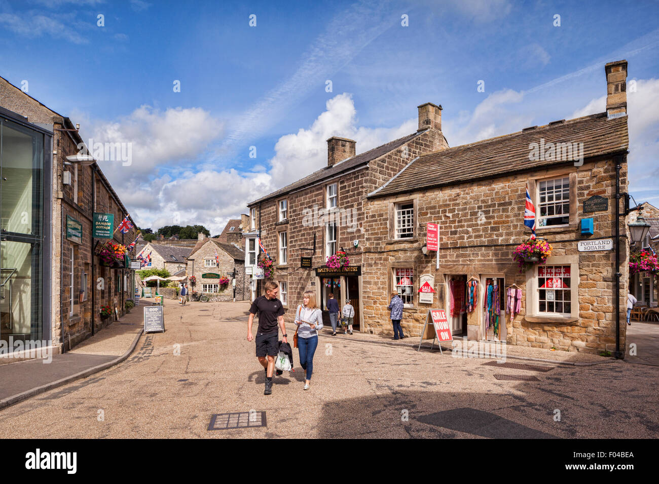 Bakewell village summer hi-res stock photography and images - Alamy