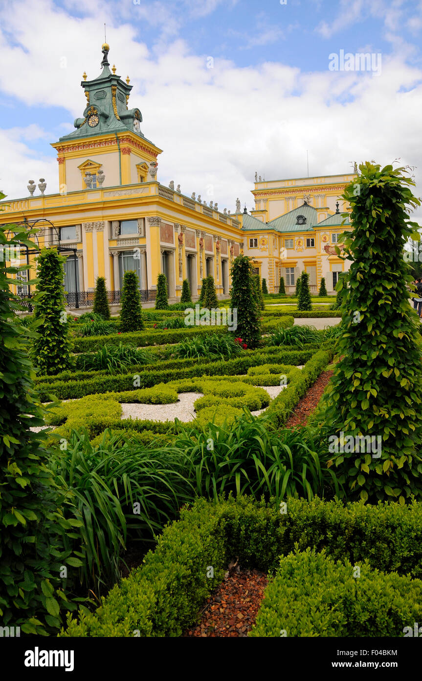 Wilanow Palace gardens, 17th century baroque residence in Warsaw ...