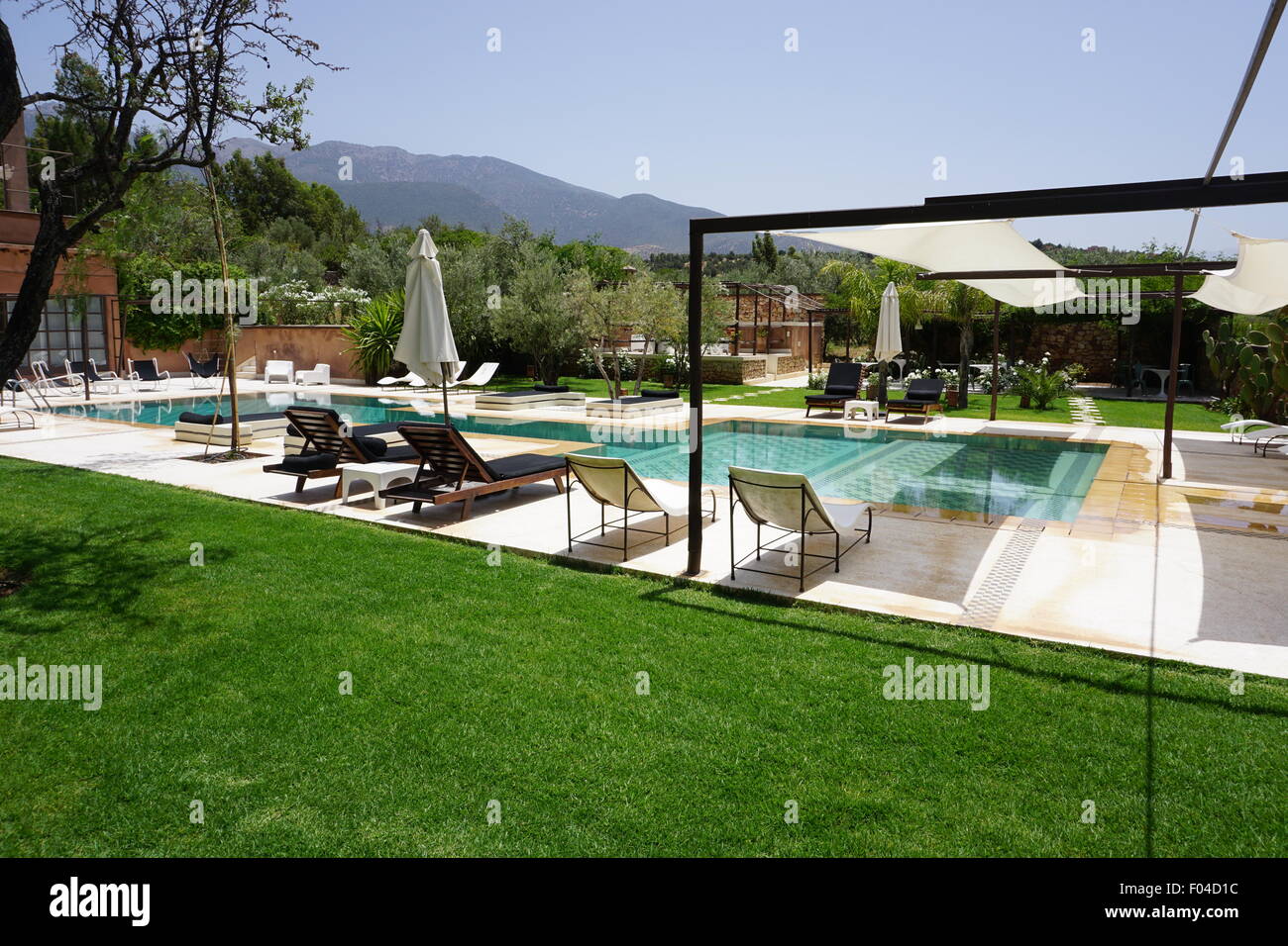 Morocco hotel pool hi-res stock photography and images - Alamy