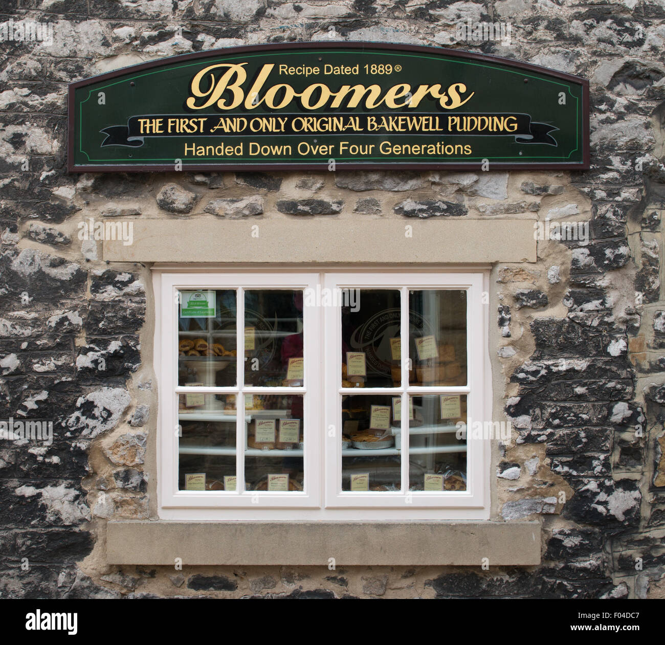 Bloomers original Bakewell Pudding shop window Derbyshire, England, UK ...