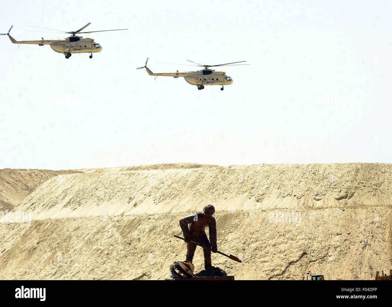 Ismailia, Ismailia, Egypt. 6th Aug, 2014. Egyptian air force planes ...
