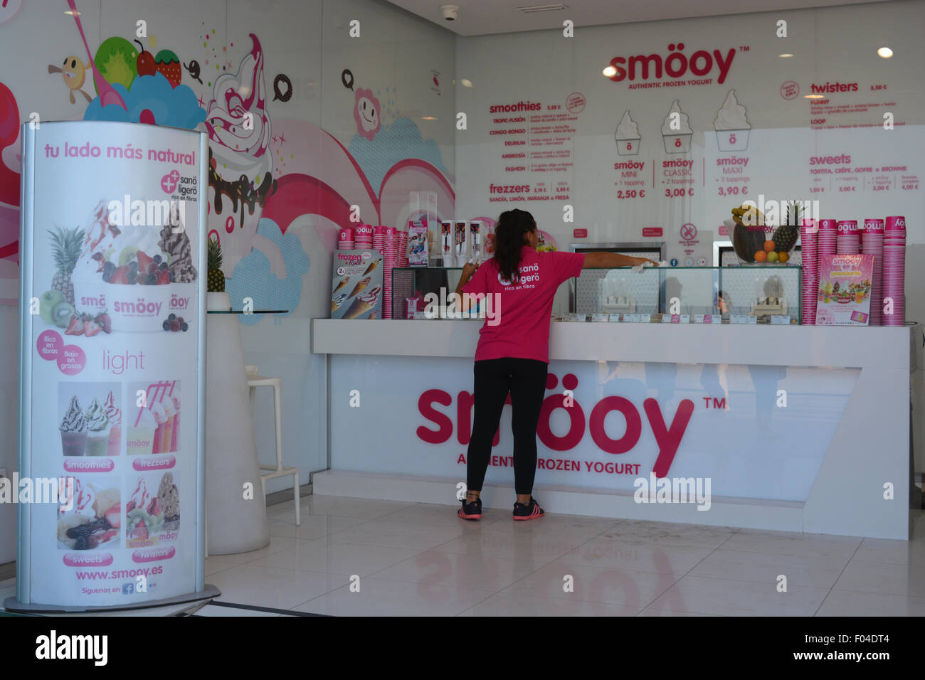 Smooy frozen yoghurt hi-res stock photography and images - Alamy