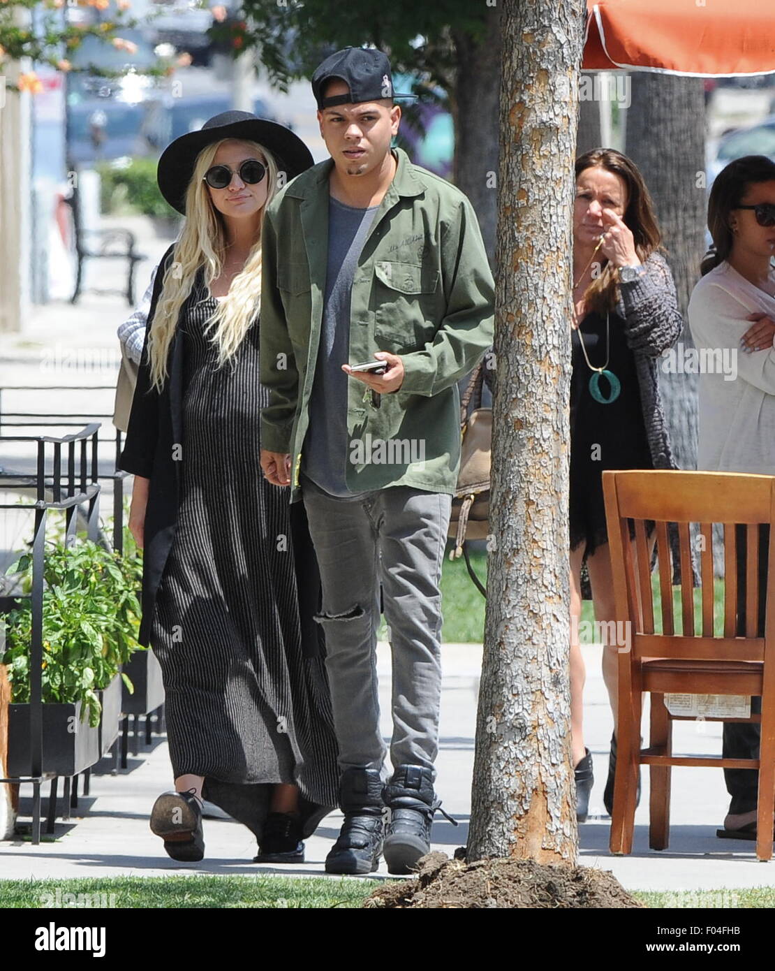 Ashlee Simpson And Evan Ross Engaged