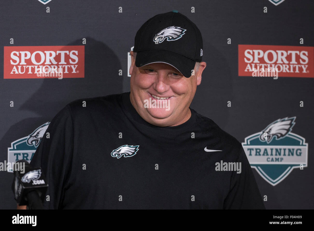 Philadelphia eagles head coach hi-res stock photography and images - Alamy