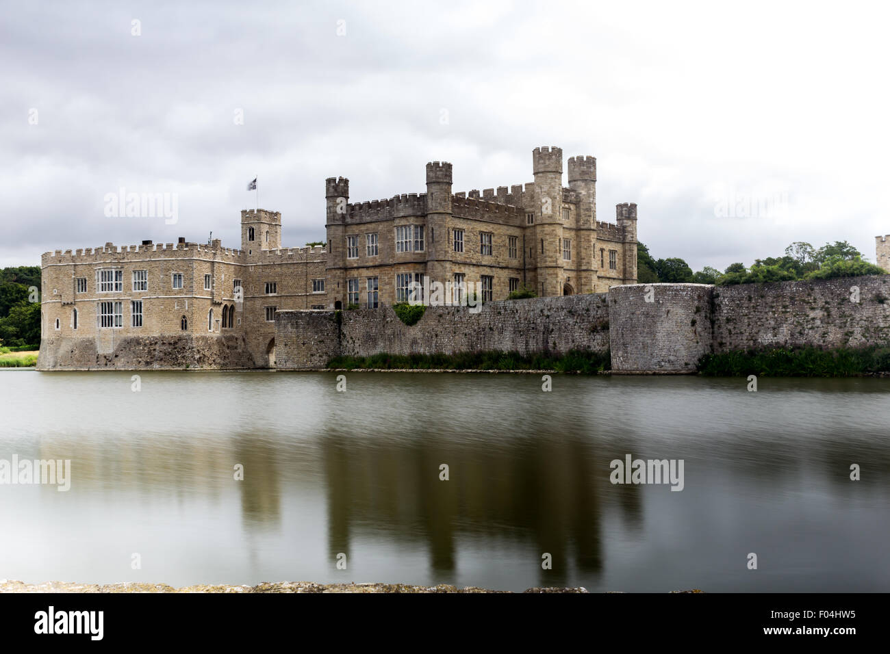 Leeds castle with mote hi-res stock photography and images - Alamy