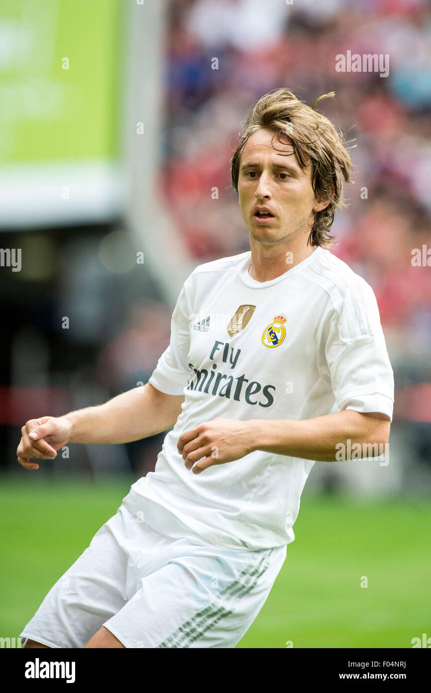 Luka modric spurs hi-res stock photography and images - Alamy