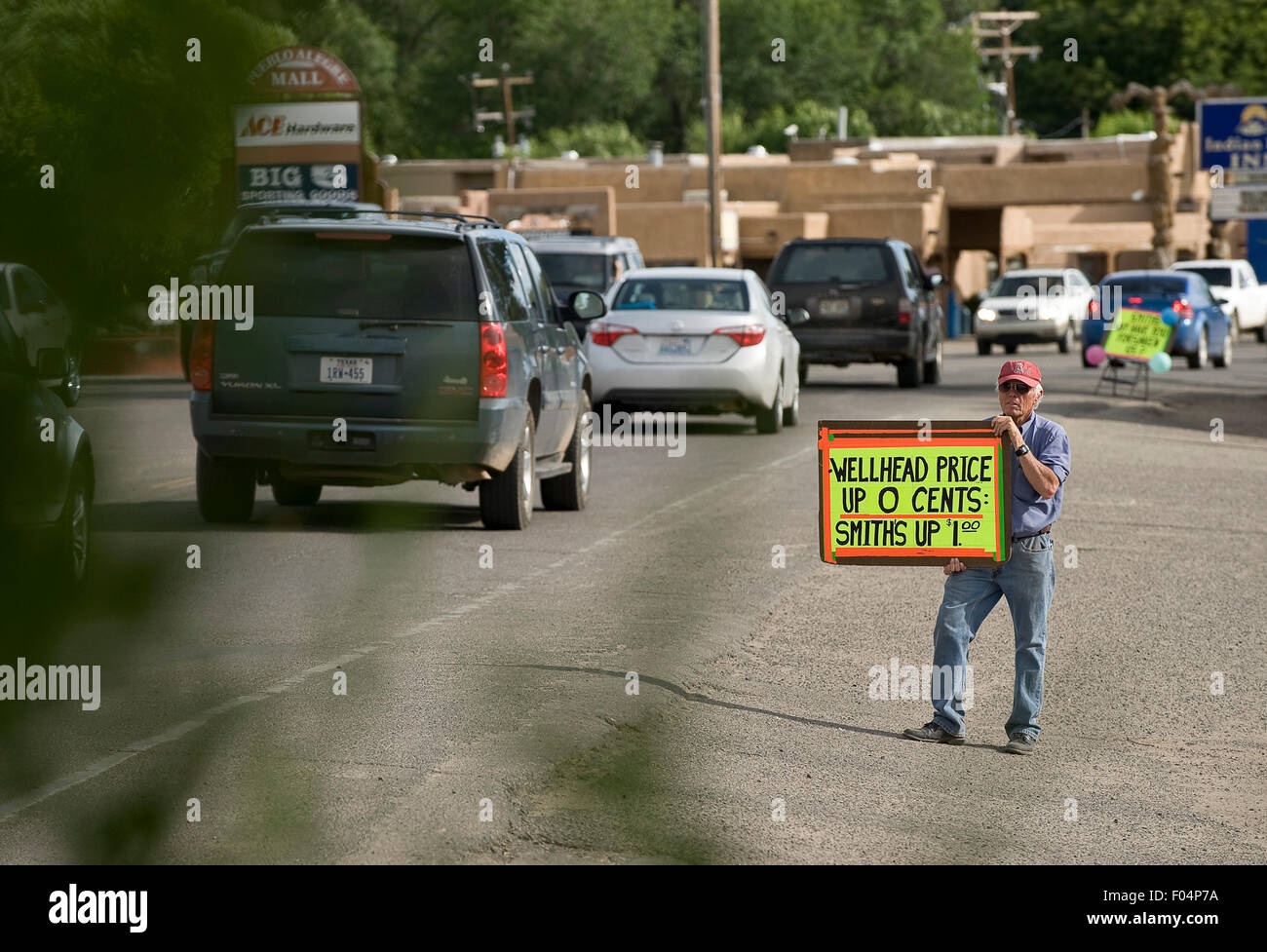 Taos, New Mexico, USA. 6th Aug, 2015. 08/06/2015. Jeff Northrup, who ...