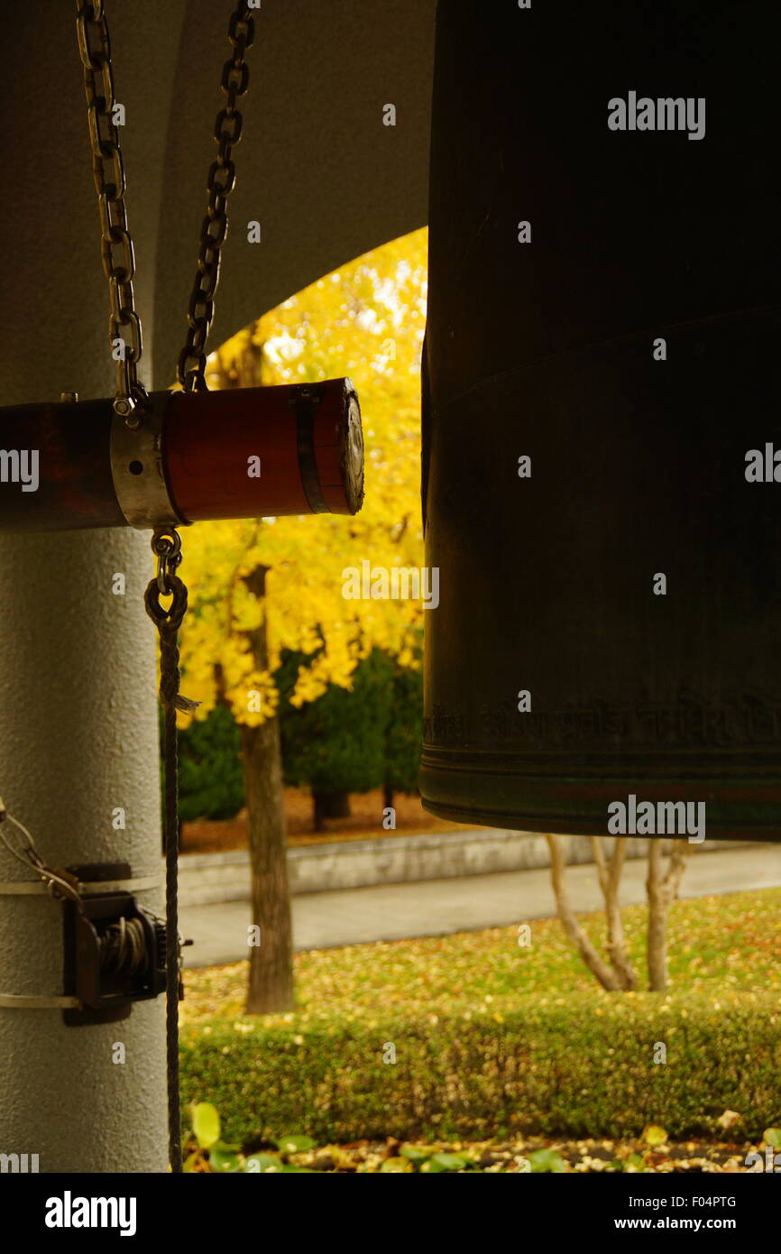 Cry for peace hi-res stock photography and images - Alamy