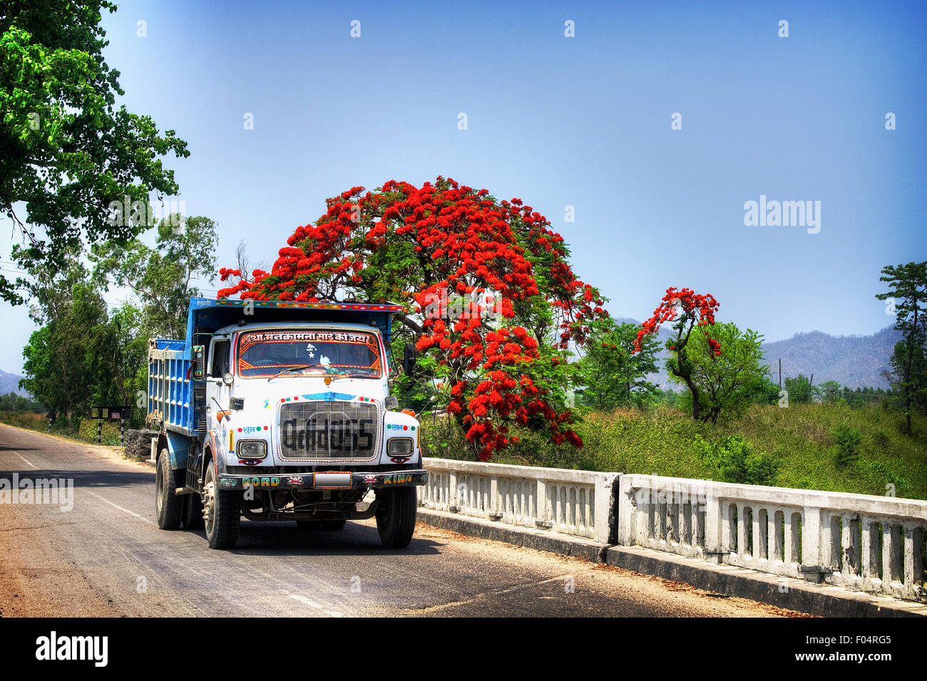 Nepal truck hi-res stock photography and images - Alamy