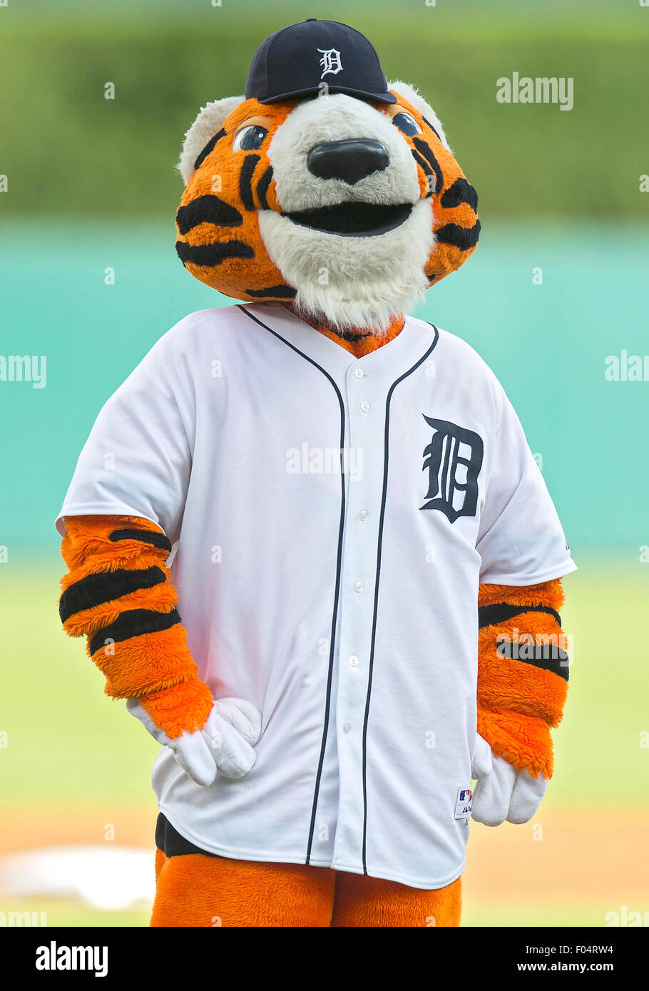 Detroit, Michigan, USA. 04th Aug, 2015. Detroit Tigers mascot Paws ...