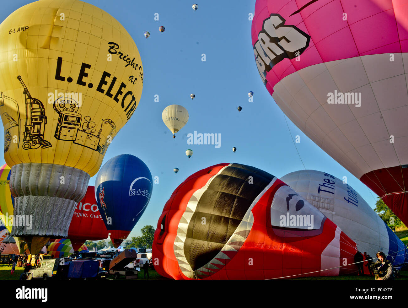 Hot air balloon pirate ship hi-res stock photography and images - Alamy