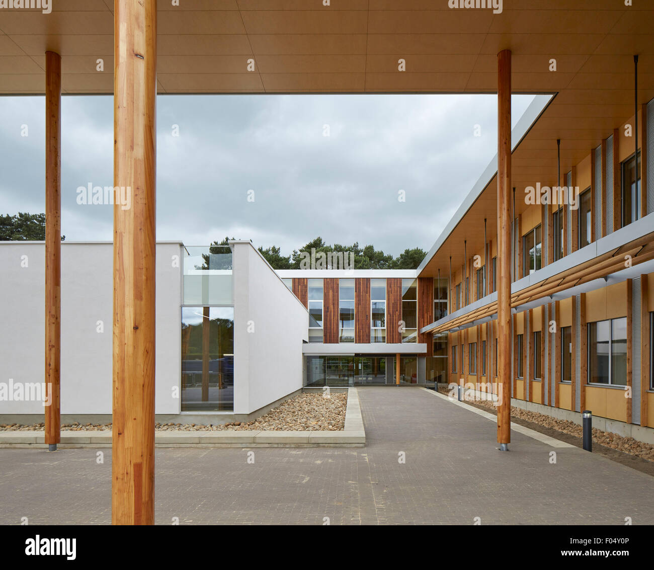 Courtyard ground floor courtyard hi-res stock photography and images ...