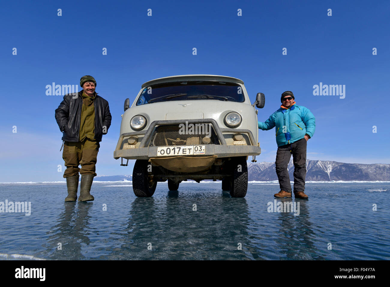Car frozen russia hi-res stock photography and images - Alamy