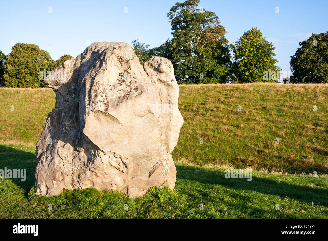 Avebury neolithic stone circle and henge hi-res stock photography and ...