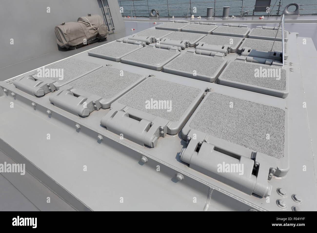 Submarine hatch hi-res stock photography and images - Alamy