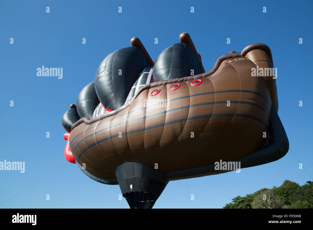 Pirate ship balloon hi-res stock photography and images - Alamy
