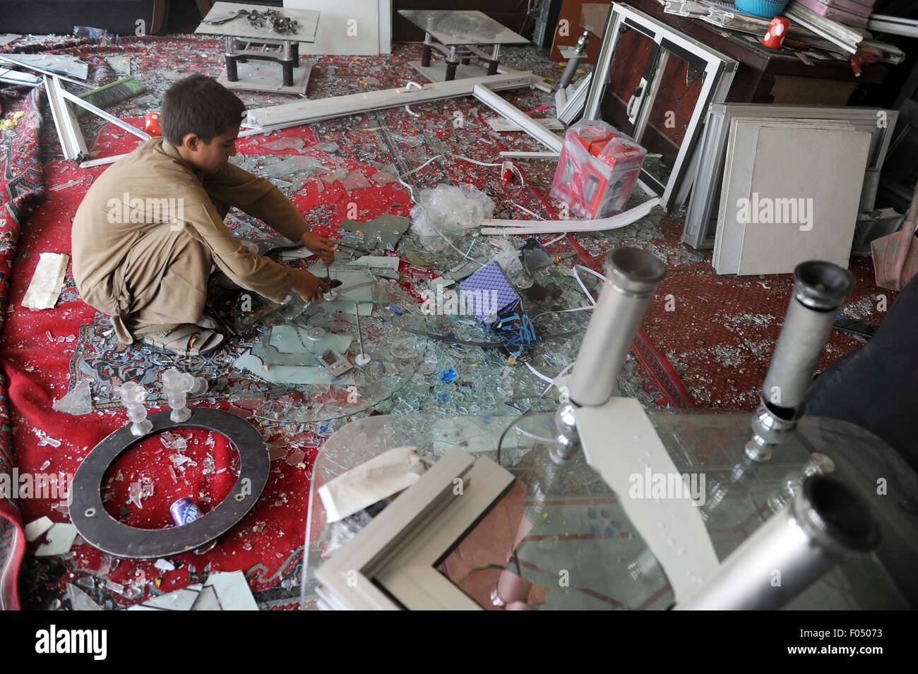 Wee boy hi-res stock photography and images - Alamy