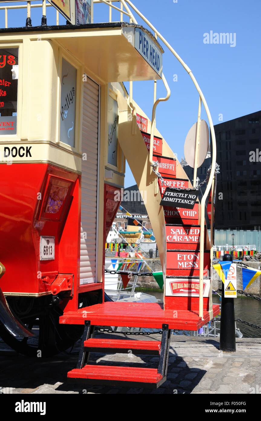 Bus steps hi-res stock photography and images - Alamy