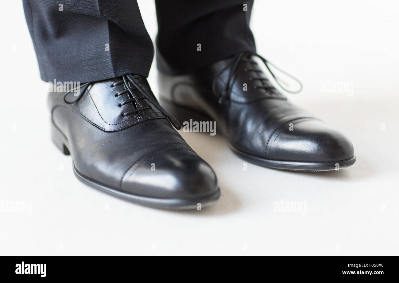 Man legs shoes feet hi-res stock photography and images - Alamy