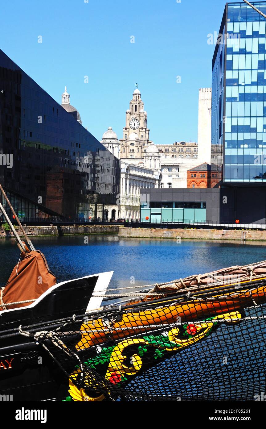Liverpool office blocks hi-res stock photography and images - Alamy