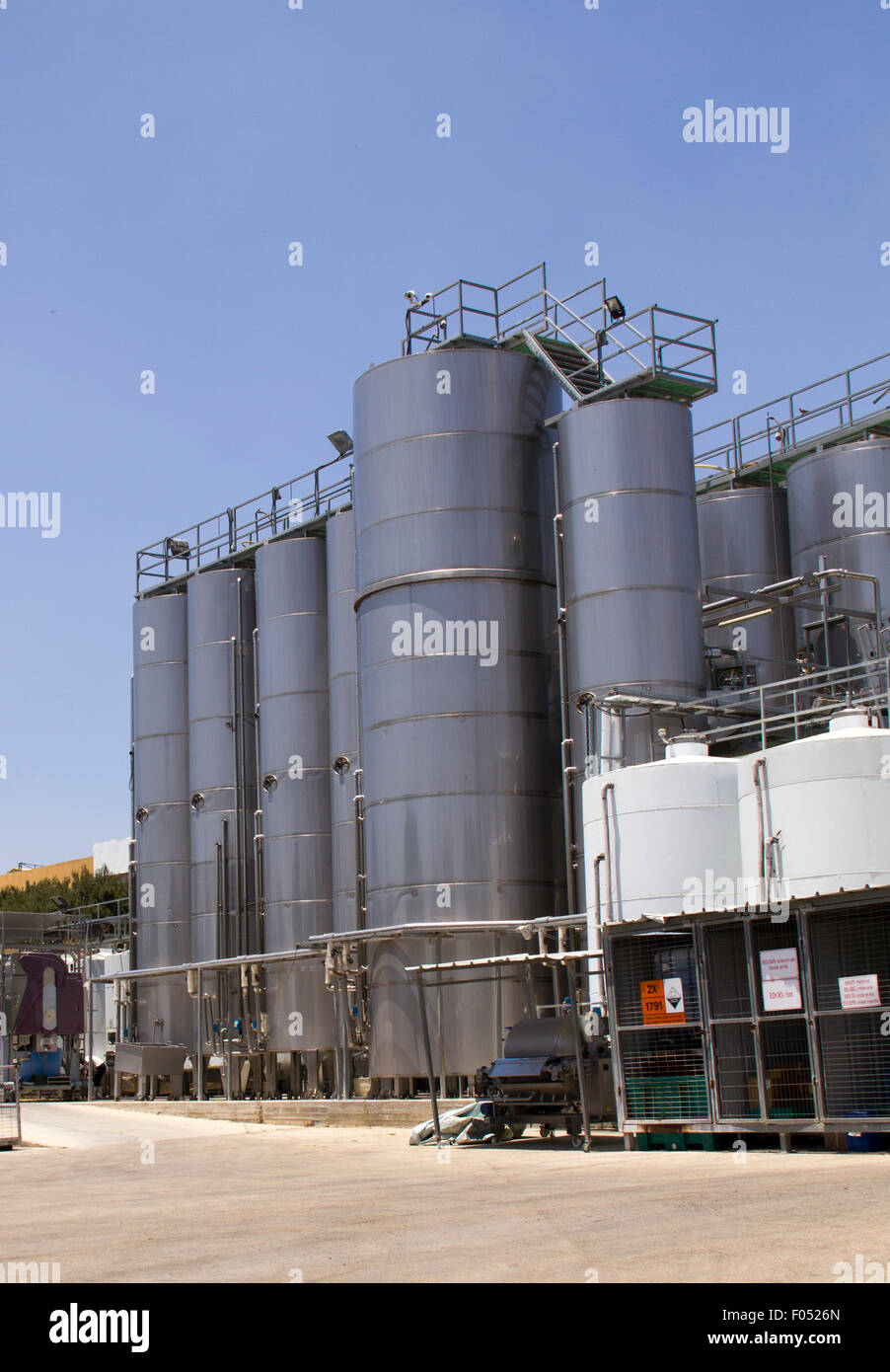 Stainless steel vats barrels hi-res stock photography and images - Alamy