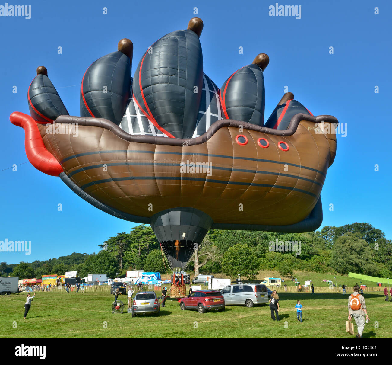 Hot air balloon pirate ship hi-res stock photography and images - Alamy